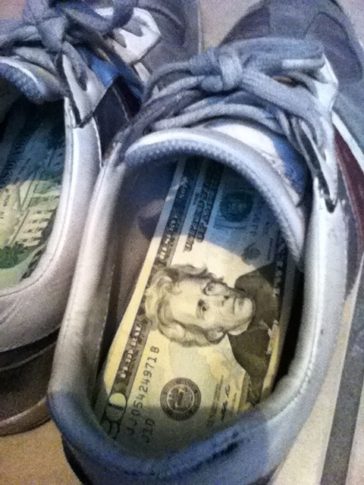 8 Clever Ways to Hide Your Cash While Traveling - Life Hack Solution